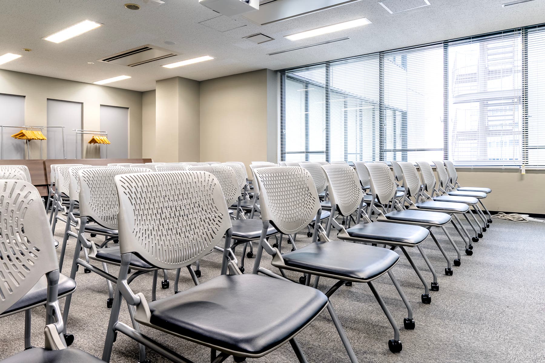 スペモ/新宿駅徒歩4分/会議/セミナー/講演会/モニター完備/設備充実/785_CROSSCOOP新宿SOUTHの写真3