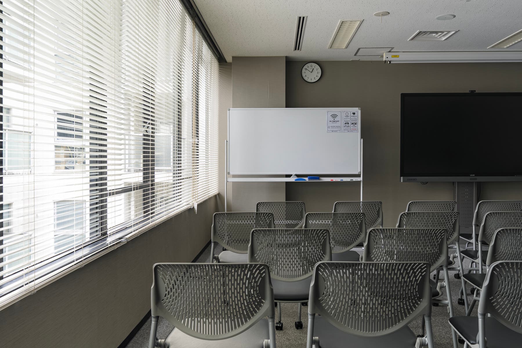 スペモ/新宿駅徒歩4分/会議/セミナー/講演会/モニター完備/設備充実/785_CROSSCOOP新宿SOUTHの写真6