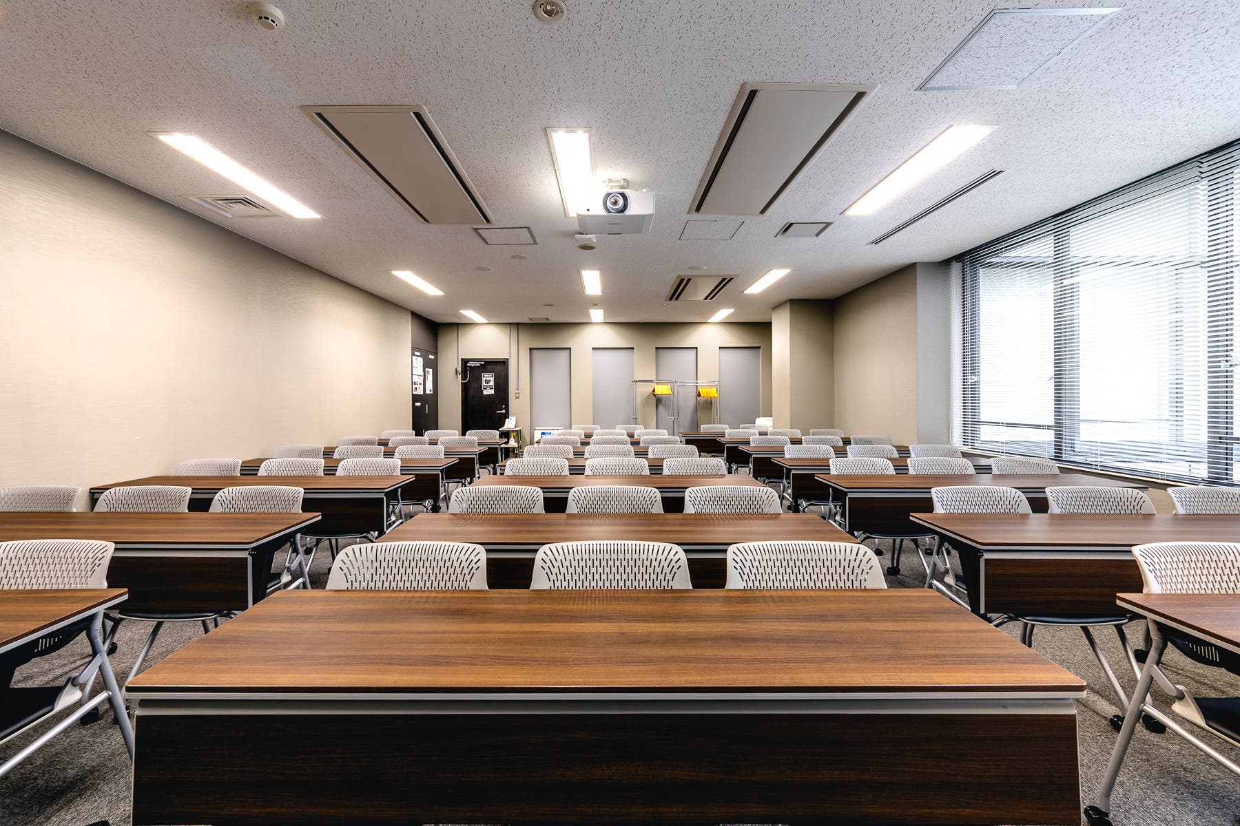 スペモ/新宿駅徒歩4分/会議/セミナー/講演会/モニター完備/設備充実/785_CROSSCOOP新宿SOUTHの写真9