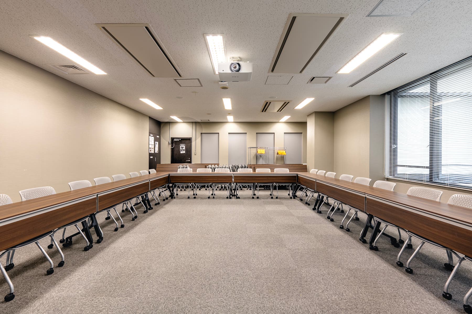 スペモ/新宿駅徒歩4分/会議/セミナー/講演会/モニター完備/設備充実/785_CROSSCOOP新宿SOUTHの写真13