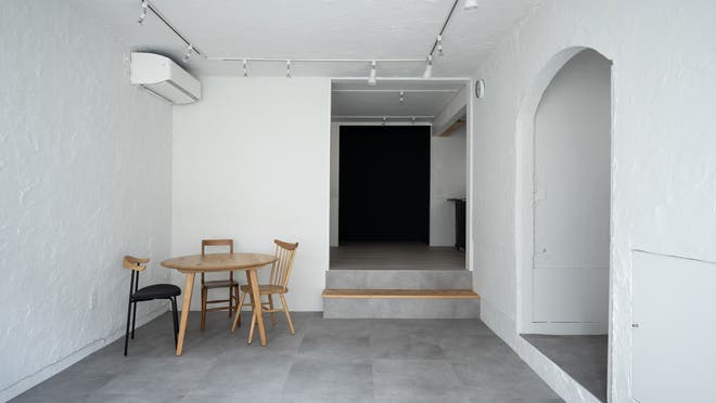 【世田谷駅4分】白を基調とした2フロアギャラリー|展示・ポップアップに|控室完備・複数日プランの写真4