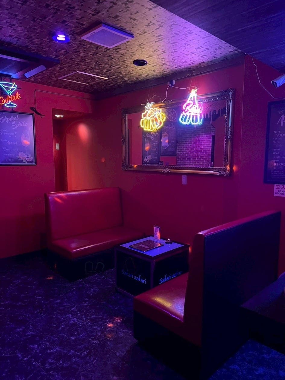 【吉祥寺駅徒歩2分/24時間貸切可能】飲み会/二次会/パーティー/イベント等 最大50名収容可 音響設備完備 シーシャ利用可の写真2