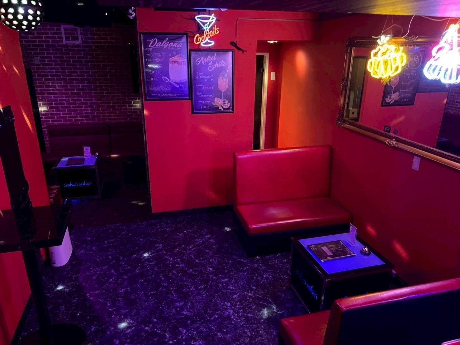 【吉祥寺駅徒歩2分/24時間貸切可能】飲み会/二次会/パーティー/イベント等 最大50名収容可 音響設備完備 シーシャ利用可の写真3