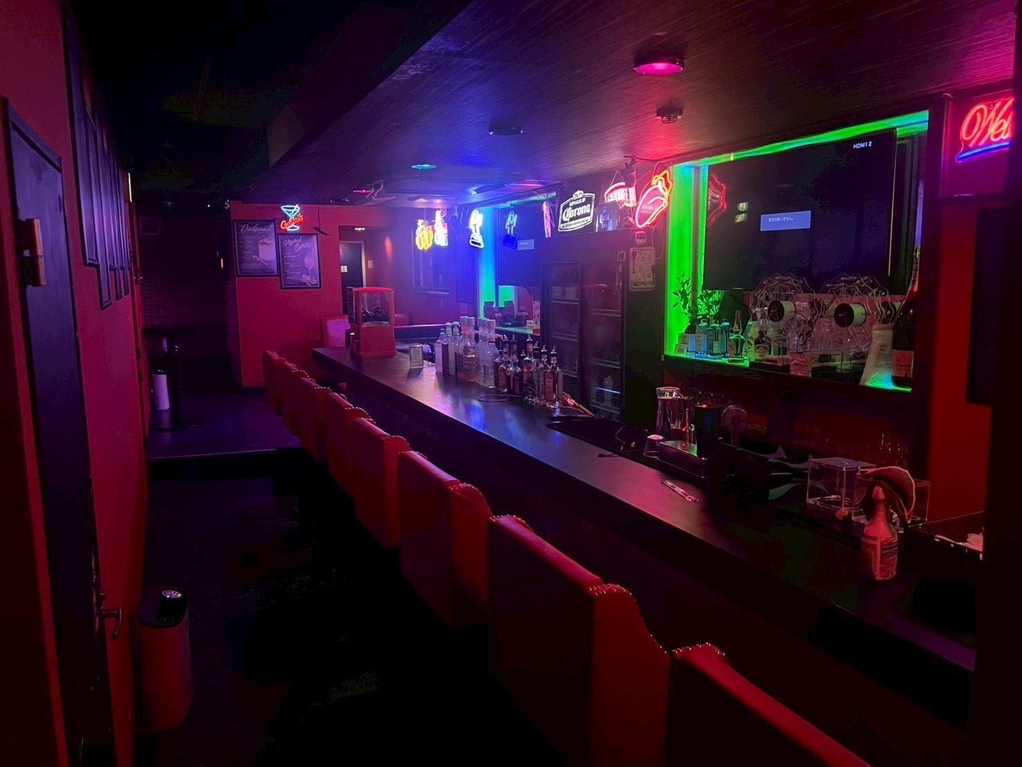 【吉祥寺駅徒歩2分/24時間貸切可能】飲み会/二次会/パーティー/イベント等 最大50名収容可 音響設備完備 シーシャ利用可の写真1