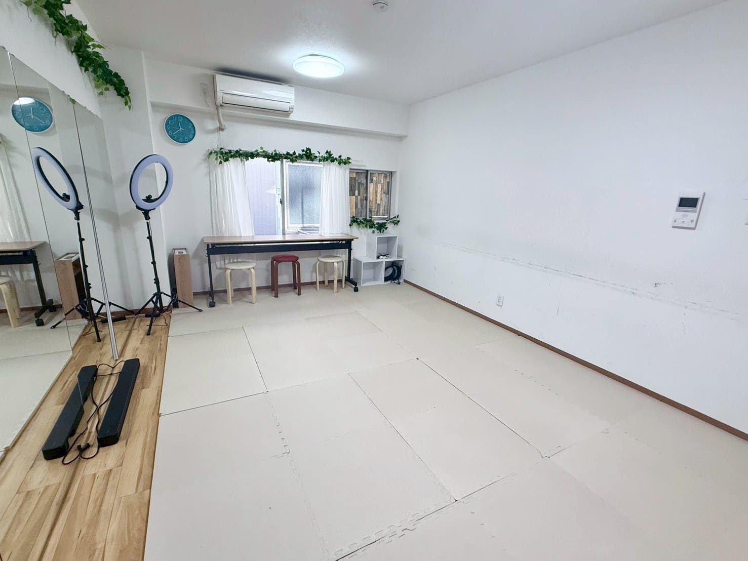 《梅田ダンススタジオ402》駅1分/飲食OK/設備無料/更衣室/光Wi-Fi/リングライトの写真1