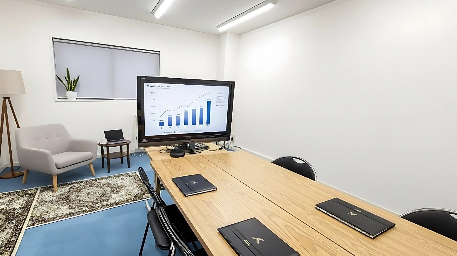 【駅近16名会議室】TVモニタ高速光WiFi完備1,990円/h｜8h13,280円パックの写真1