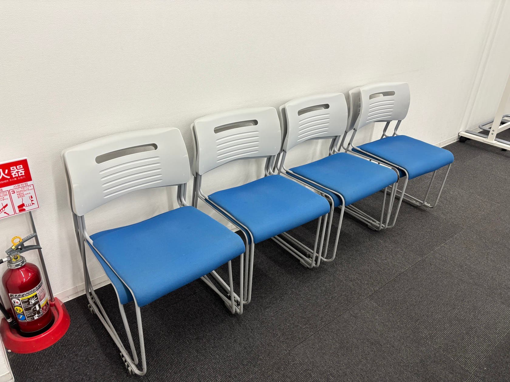 ★新宿T-spaceⅡ★最大３８名迄使用可能！新宿三丁目駅より徒歩１分の格安貸会議室！の写真6