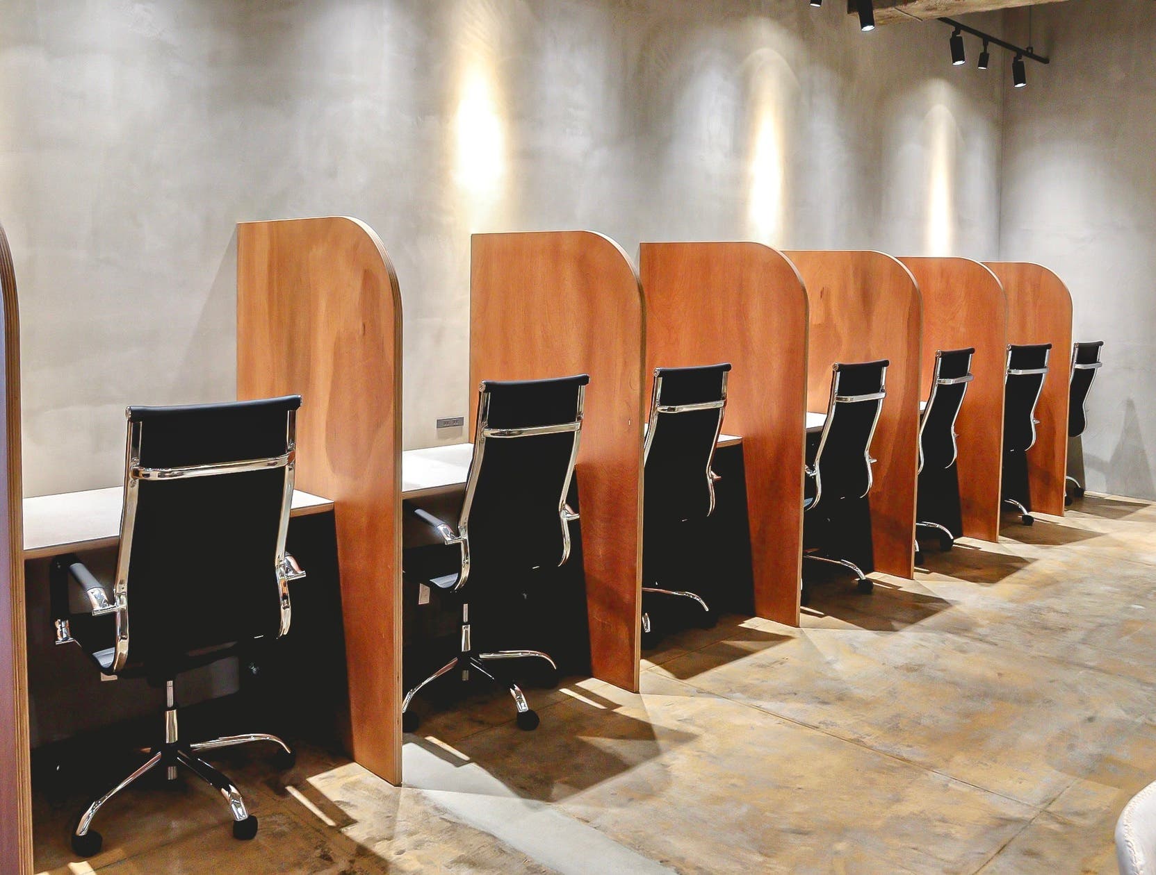 【2025年8月オープン】古淵駅徒歩8分。本格カフェが併設されたコワーキングスペースの写真4