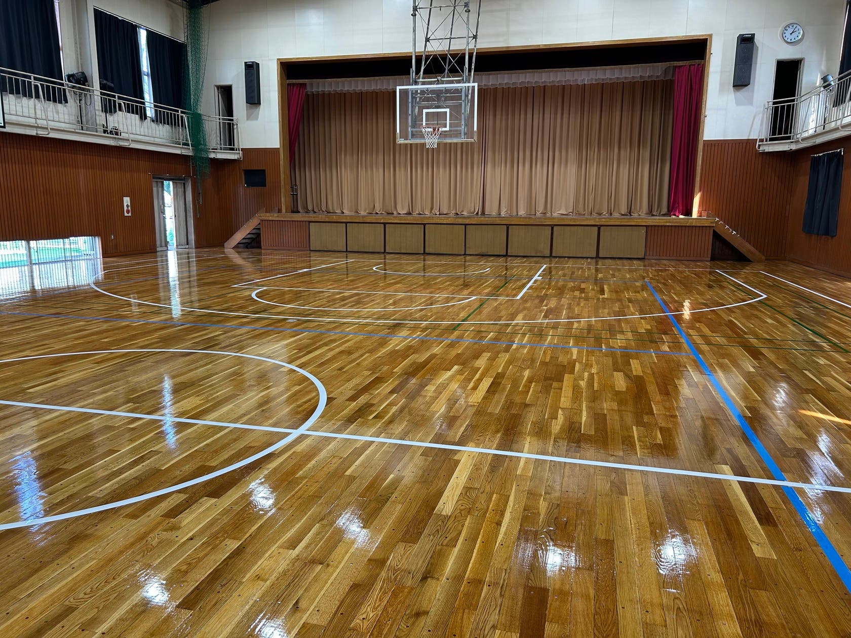 【フローリングリニューアル✨】川崎区の体育館の写真3