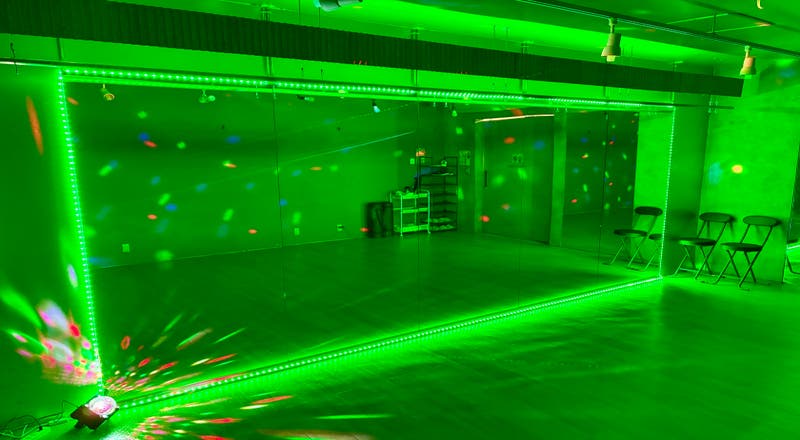 【天文館通駅から徒歩4分♪】七色LEDで心も踊る✨光Wi-Fi♪ジャンプOK！ダンス、撮影、筋トレなどにおススメ♬