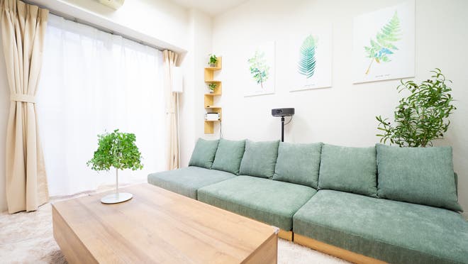 ✨長時間割&小人数割実施中✨プロジェクター映画鑑賞🎬広々ローソファ👑西口地下街出口から徒歩5分🎵の写真1