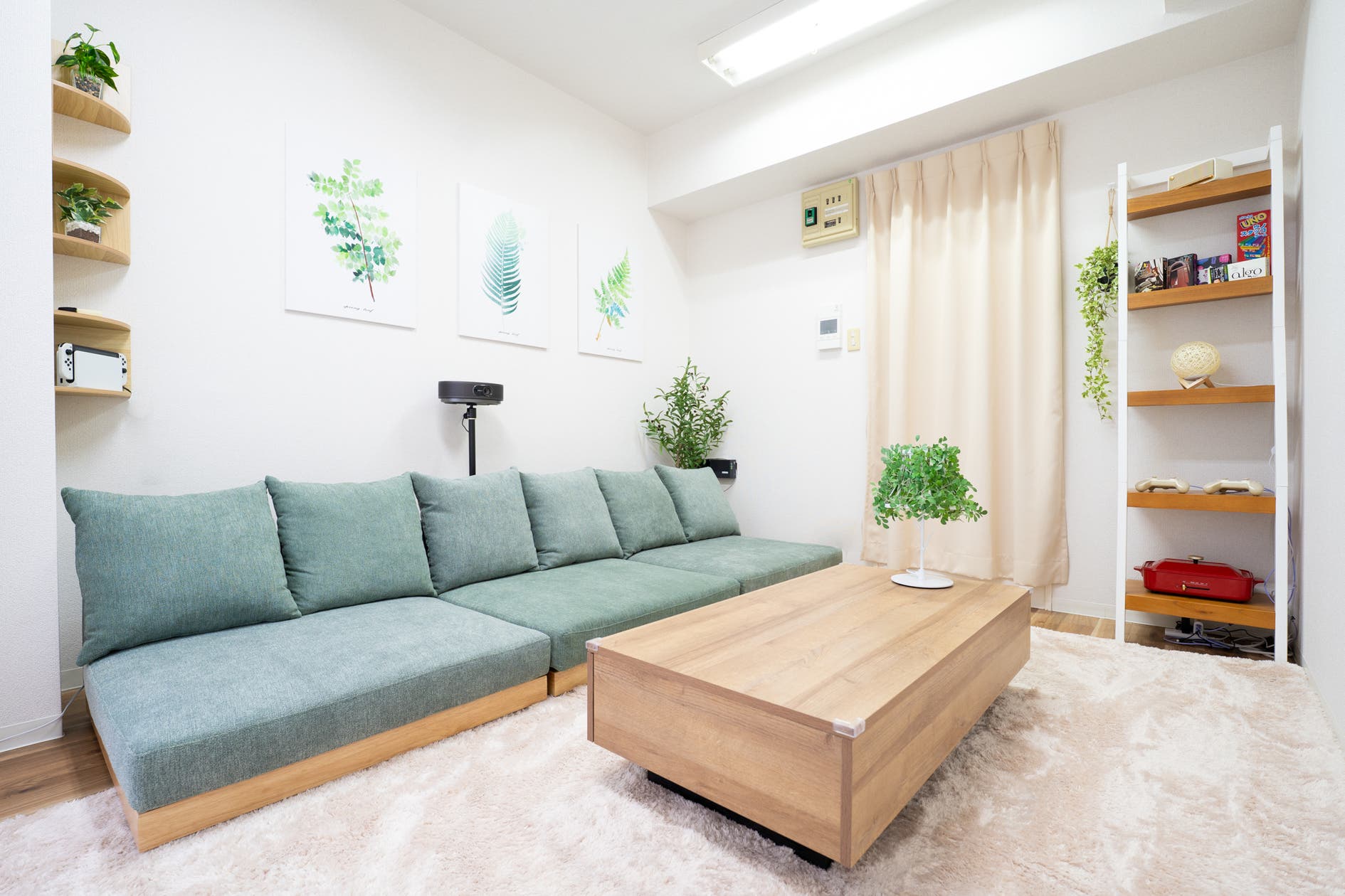 ✨長時間割＆小人数割実施中✨プロジェクター映画鑑賞🎬広々ローソファ👑西口地下街出口から徒歩5分🎵の写真3