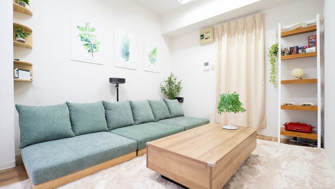 ✨長時間割&小人数割実施中✨プロジェクター映画鑑賞🎬広々ローソファ👑西口地下街出口から徒歩5分🎵の写真3