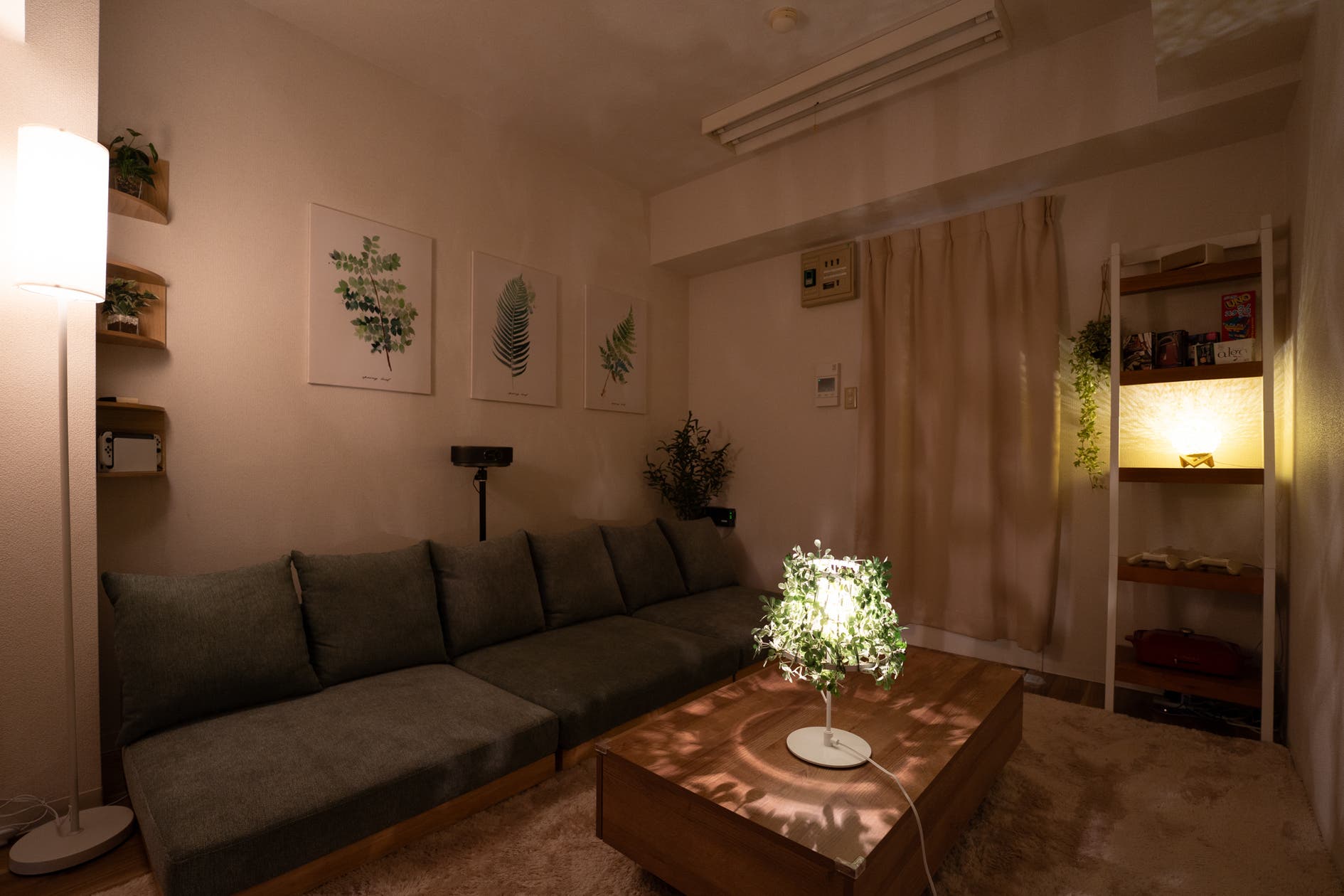 ✨長時間割＆小人数割実施中✨プロジェクター映画鑑賞🎬広々ローソファ👑西口地下街出口から徒歩5分🎵の写真4