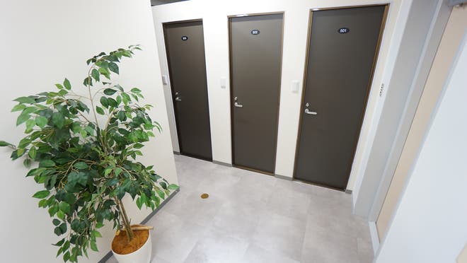 <神田会議室ワーク515>神田駅徒歩3分🚃1名用半個室🚪24時間🈺光回線Wi-Fi📶電源🔌テレワーク/Web会議/作業の写真6