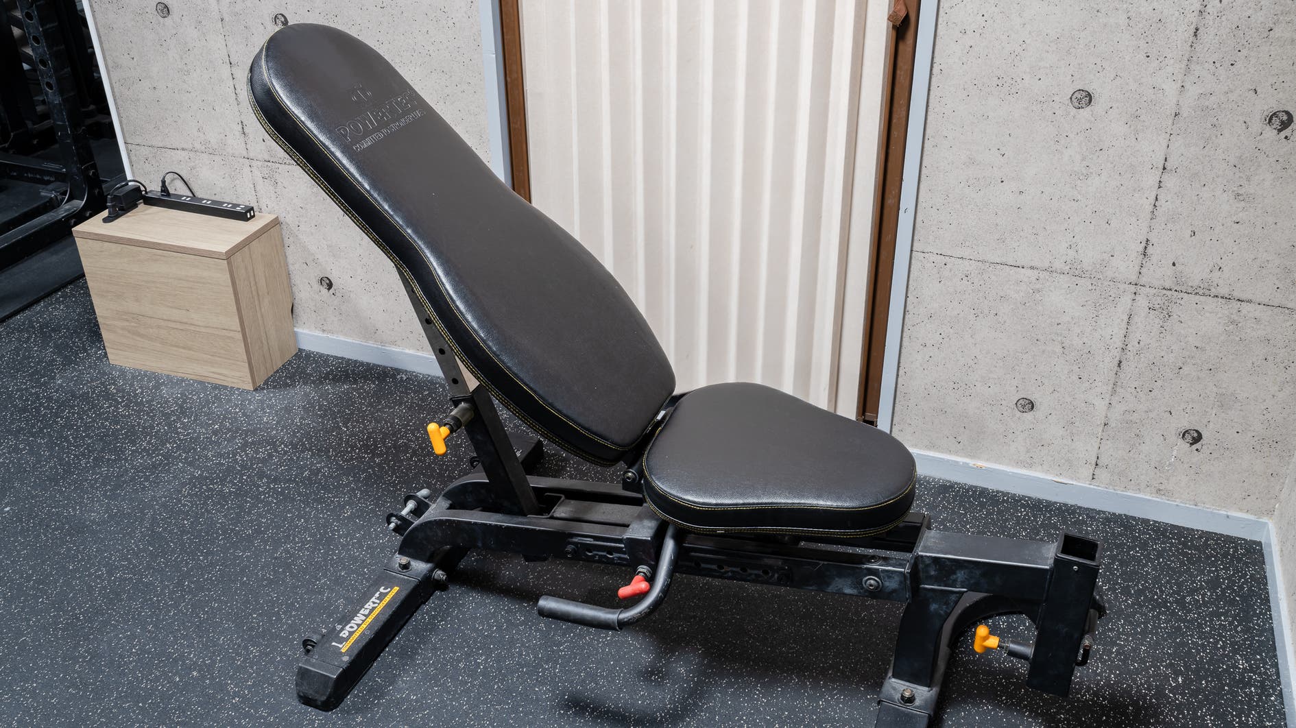 【池袋駅4分】1日1回スタッフ完全清掃のハイクオリティレンタルジムの写真7