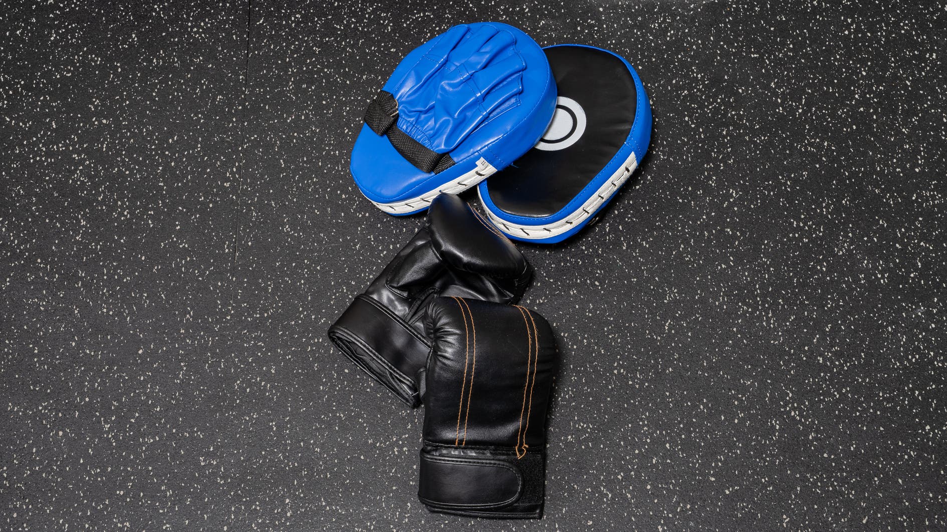 【池袋駅4分】1日1回スタッフ完全清掃のハイクオリティレンタルジムの写真15