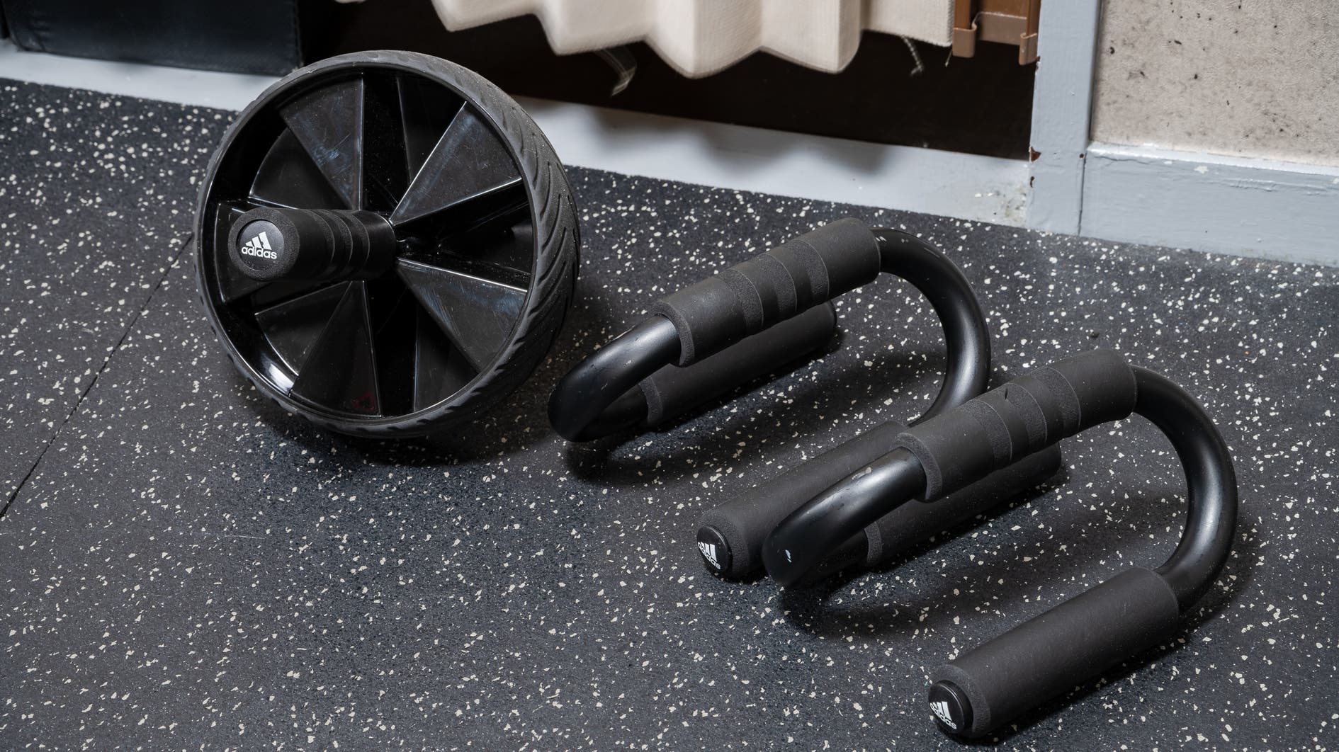 【池袋駅4分】1日1回スタッフ完全清掃のハイクオリティレンタルジムの写真16