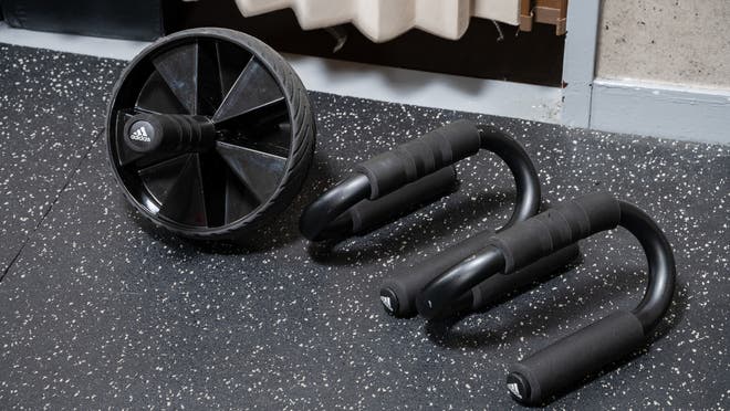 【池袋駅4分】1日1回スタッフ完全清掃のハイクオリティレンタルジムの写真16