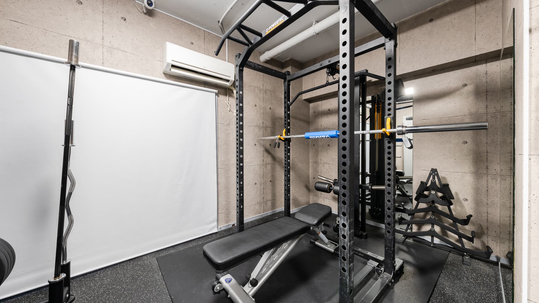 【池袋駅4分】1日1回スタッフ完全清掃のハイクオリティレンタルジムの写真29