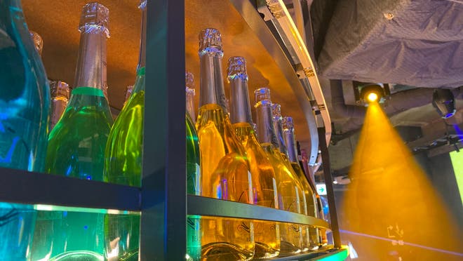 三宮でDJ体験!カラオケ×DJブースの新感覚スペースの写真5