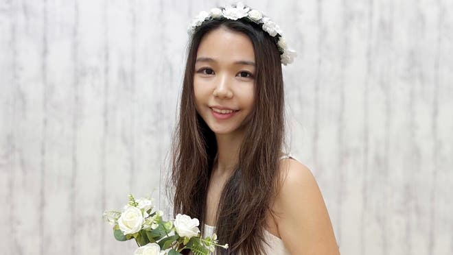 【渋谷・三軒茶屋エリア】駅チカ・自然光たっぷり白壁×バラ背景撮影スタジオ|ポートレート・ファッション・商品・SNS撮影の写真3