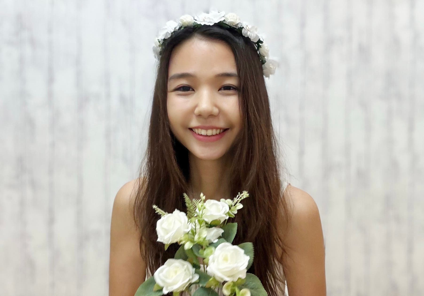 【渋谷・三軒茶屋エリア】駅チカ・自然光たっぷり白壁×バラ背景撮影スタジオ｜ポートレート・ファッション・商品・SNS撮影の写真12