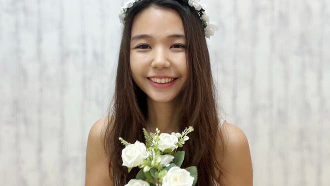 【渋谷・三軒茶屋エリア】駅チカ・自然光たっぷり白壁×バラ背景撮影スタジオ|ポートレート・ファッション・商品・SNS撮影の写真4