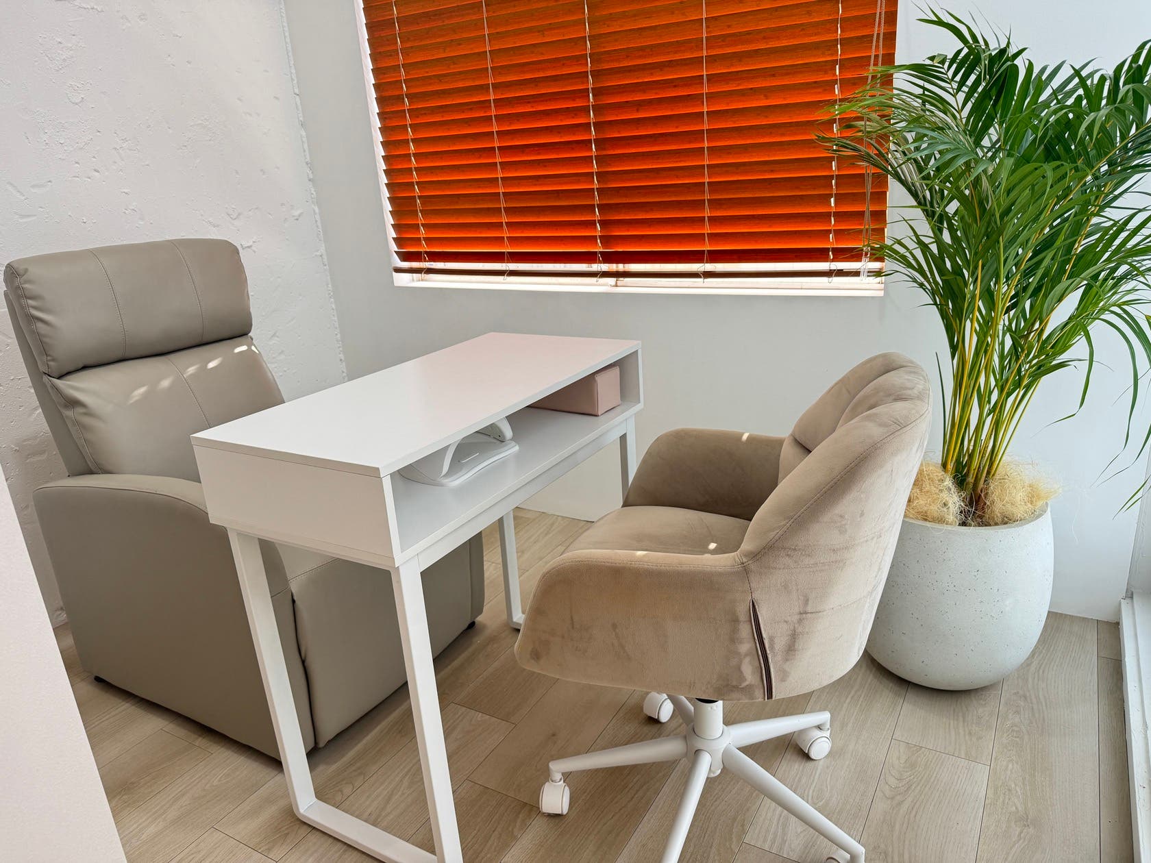 ネイルサロン【月貸専有利用者募集中】フリーランス・独立開業お考えの方ぜひお問い合わせください＊の写真1