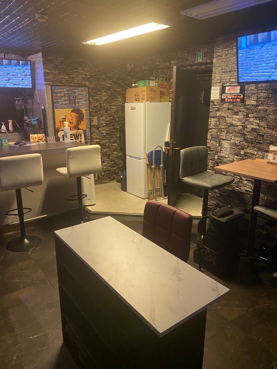 鶴見駅徒歩2分の隠れ家的BAR空間を貸切♪カラオケや楽器も楽しめる特別な場所🎶の写真3