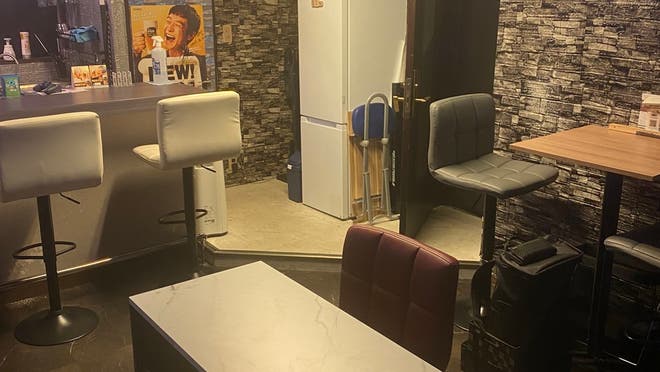 鶴見駅徒歩2分の隠れ家的BAR空間を貸切♪カラオケや楽器も楽しめる特別な場所🎶の写真3