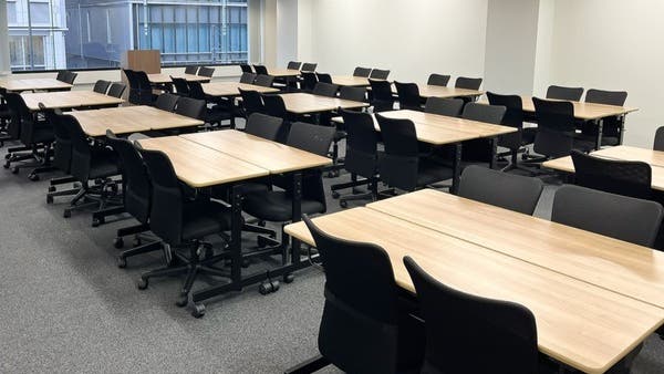 【大会議室 Lab. B 最大56名収容可能】新橋駅徒歩1分・内幸町1分!完全貸切スペース・会議/セミナーにおすすめの大会議室の写真3