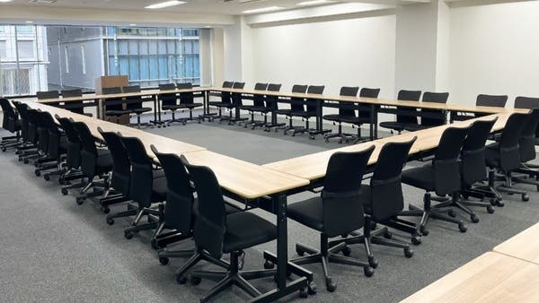 【大会議室 Lab. B 最大56名収容可能】新橋駅徒歩1分・内幸町1分!完全貸切スペース・会議/セミナーにおすすめの大会議室の写真4