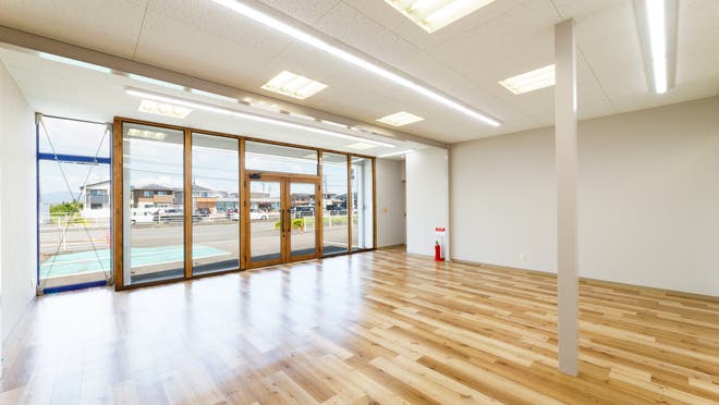 【鼓ヶ浦駅から徒歩10分!】自然光あふれるシンプルな貸し切りスタジオの写真1