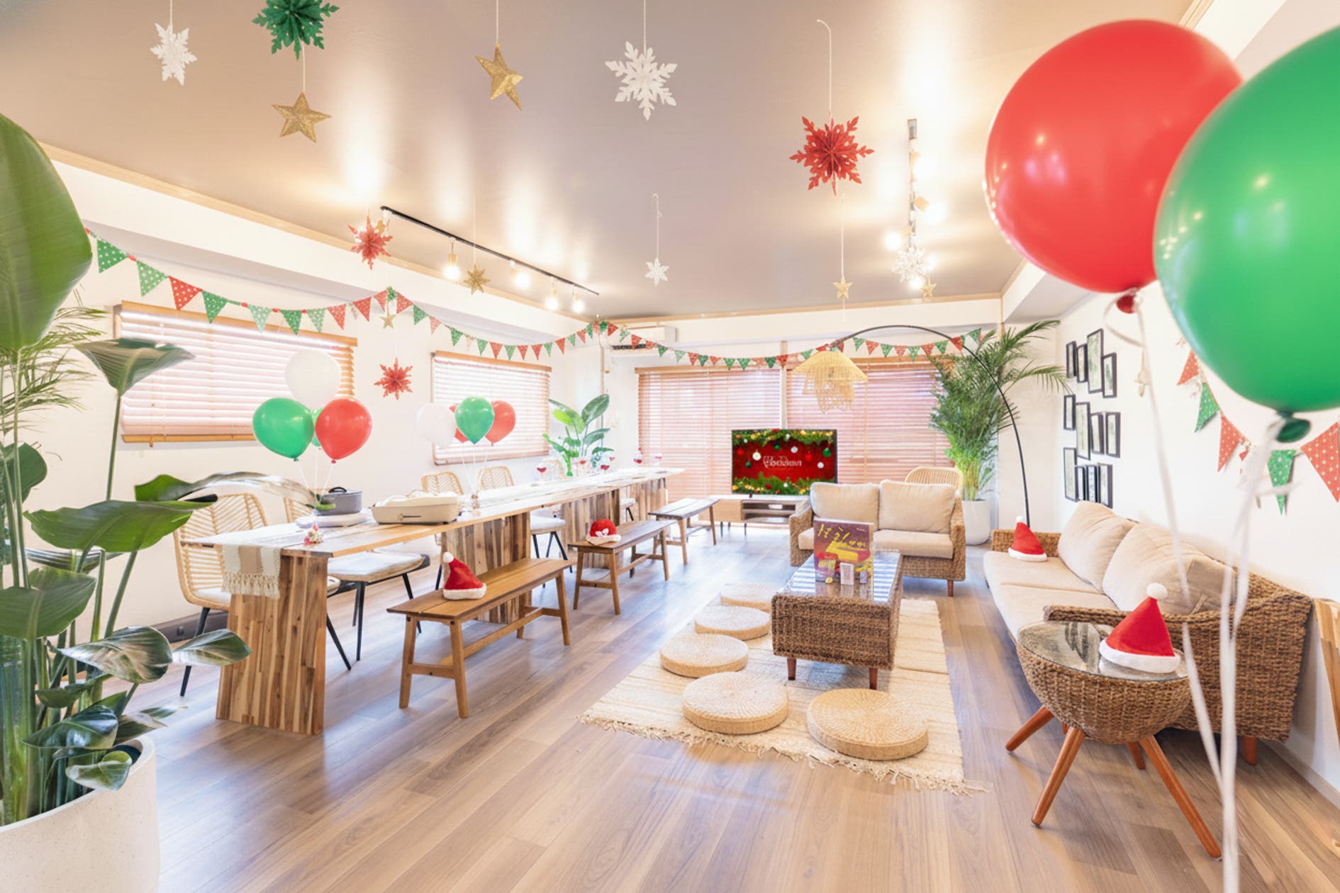 【🎄クリスマス＆忘年会🎅】三ノ宮駅すぐ/最大26名⭐️広々したお部屋に最高級ソファを使用⭐️の写真1