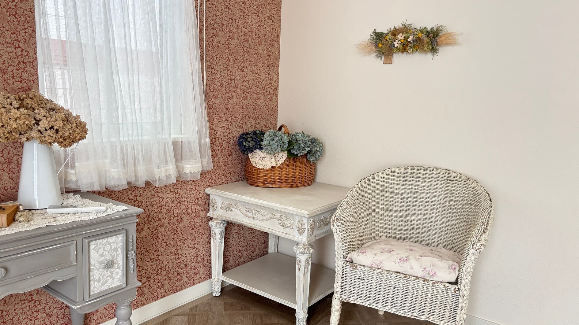 アンティーク家具と手作り感のある可愛い内装のスタジオです◆記念日撮影◆ポートレート◆キッチン付◆幅広い用途で撮影可◆駐車２台可◆の写真5