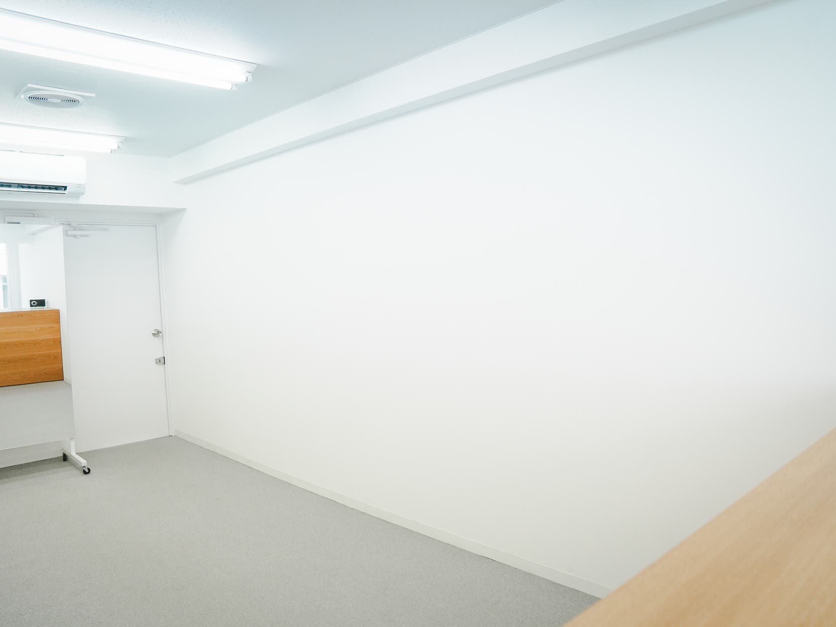 ポップアップ・展示会・個展に最適なミニマルなデザインスタジオの写真3