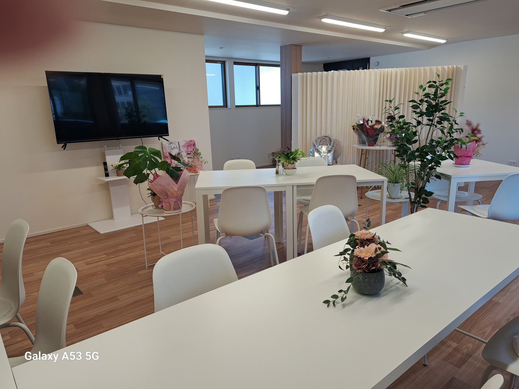 【熊本市中央区】女性専用レンタルスペースラウンジ・エレガントで癒される白を基調とした空間,,撮影、講座、交流会などに最適！の写真2