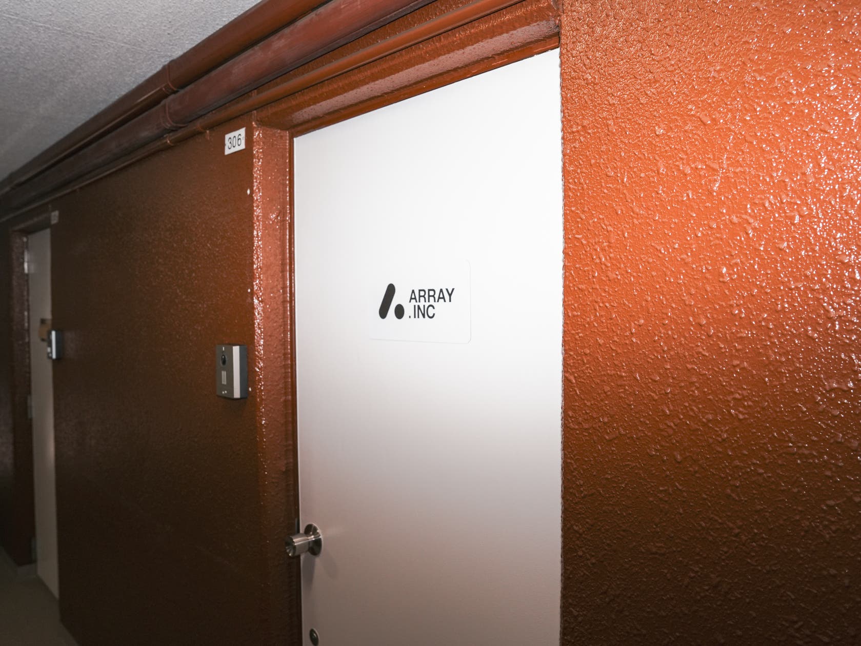 ポップアップ・展示会・個展に最適なミニマルなデザインスタジオの写真9