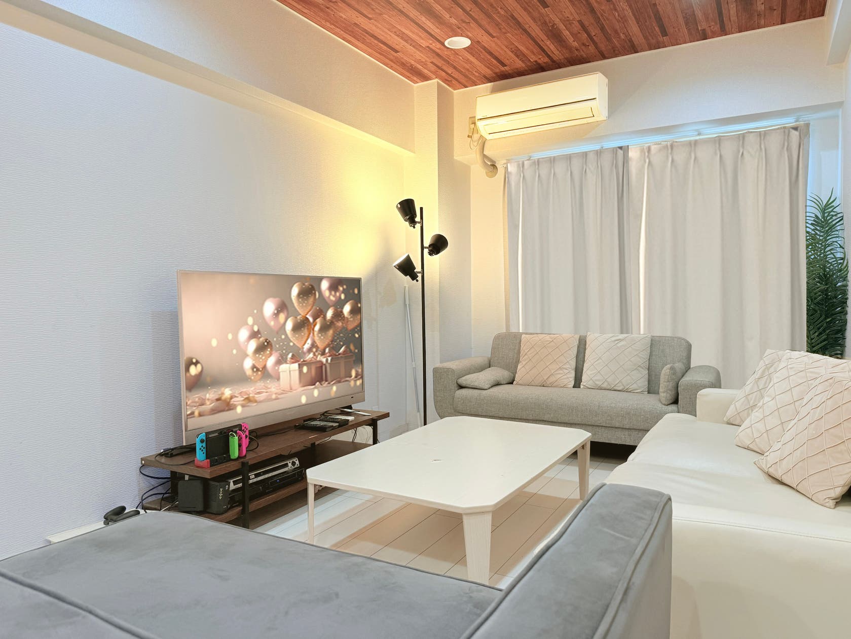 【高田馬場1分】2024リニューアル✨ルームルーム🎉大型📺 ゲームネトフリ・アマプラ高速wifi✨パーティ・テレワーク😊の写真1