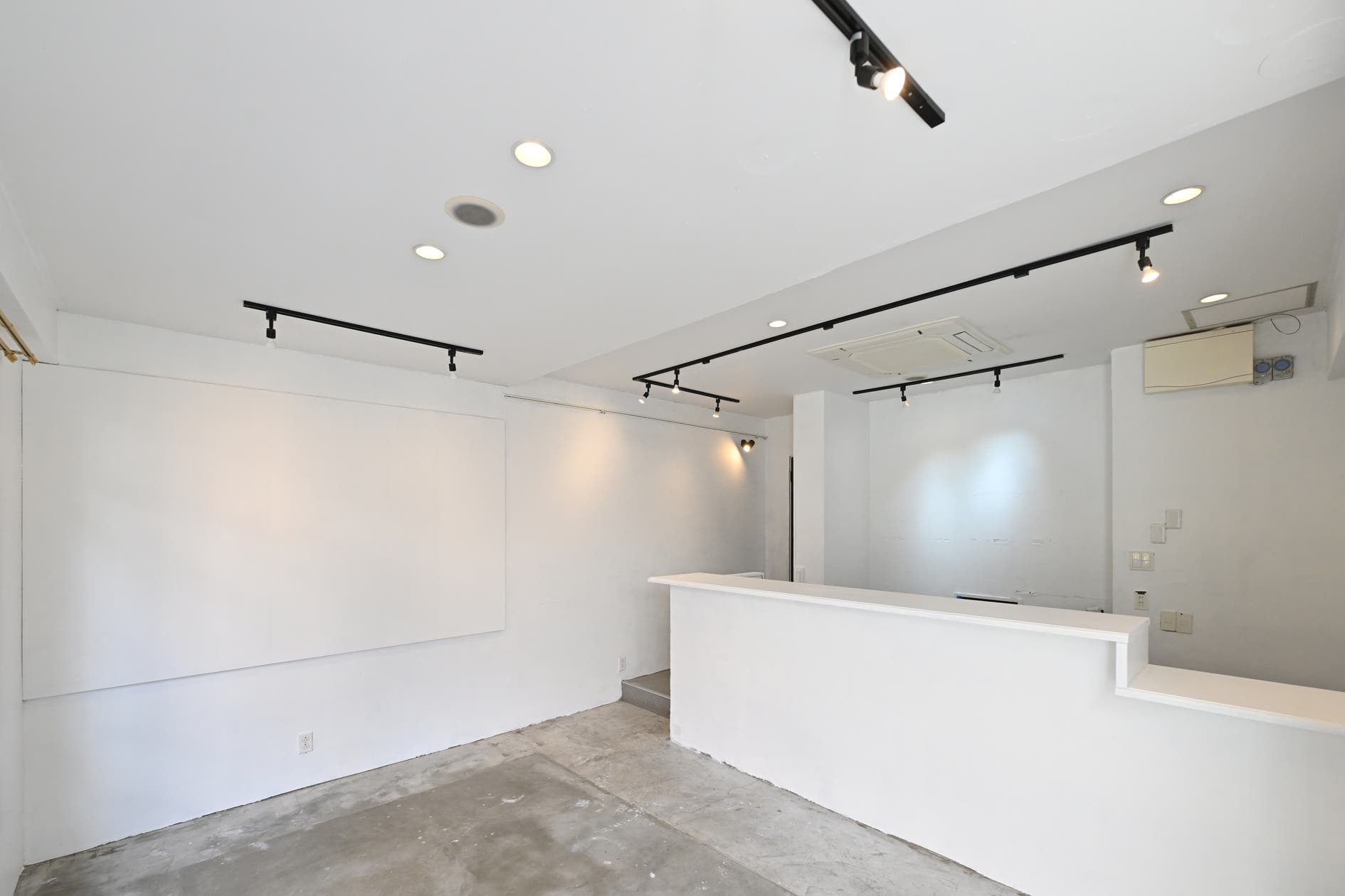 新規OPEN!!天神駅徒歩10分の自然光が差し込む路面イベントスペースの写真1