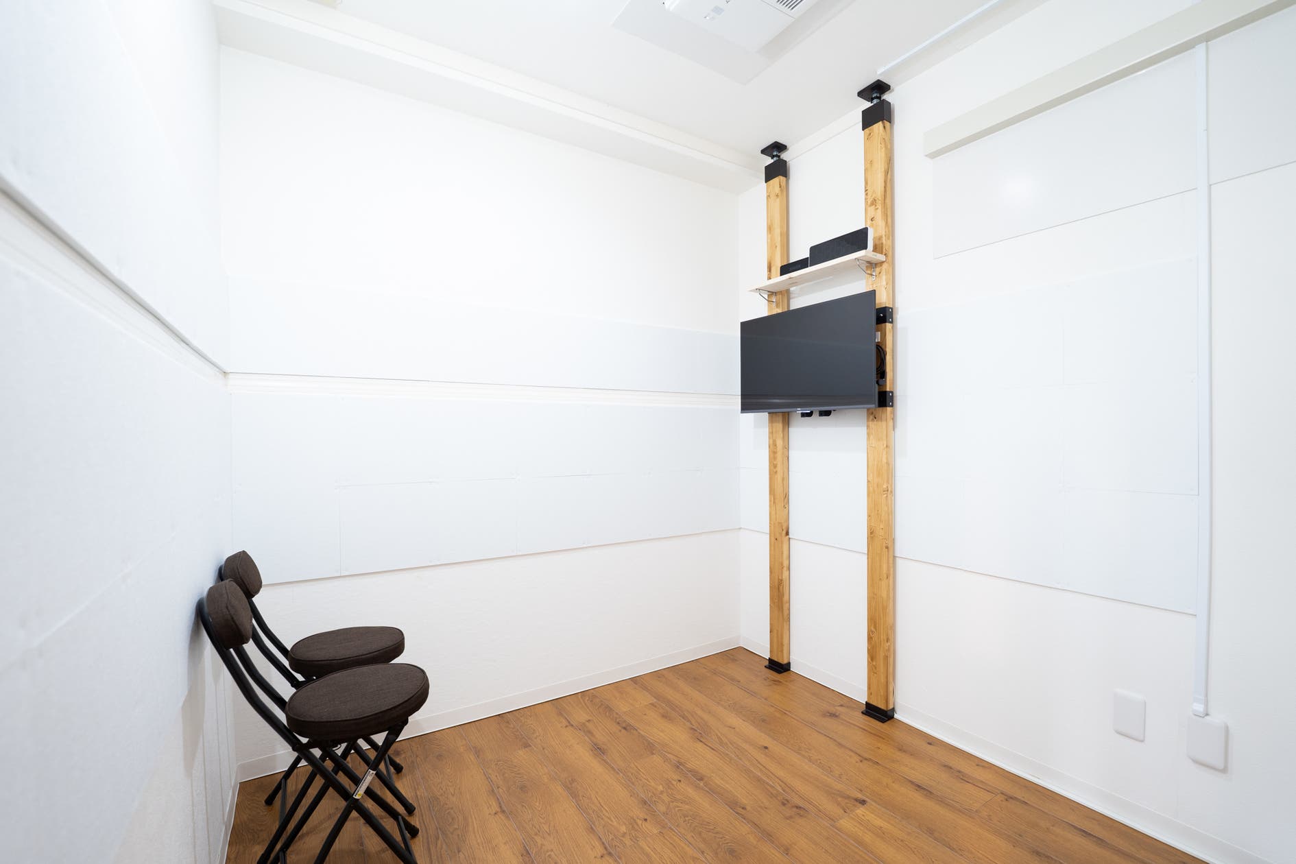 青葉台駅徒歩3分の音楽スタジオです。発声練習や動画配信にも対応しています。24時間利用できます。の写真1