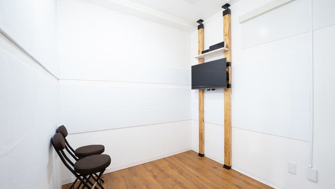 青葉台駅徒歩3分の音楽スタジオです。発声練習や動画配信にも対応しています。24時間利用できます。の写真1