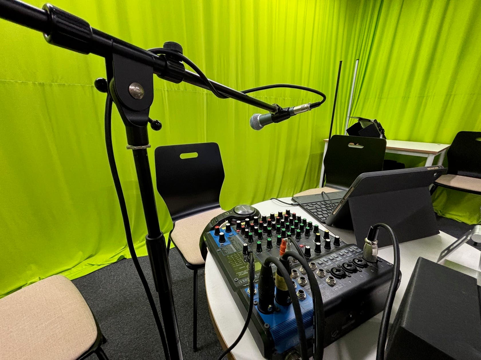 【手ぶらでok！】グリーンバック撮影やライブ配信に特化したミニスタジオ/中野駅近/中野ブロードウェイ2Fの写真17