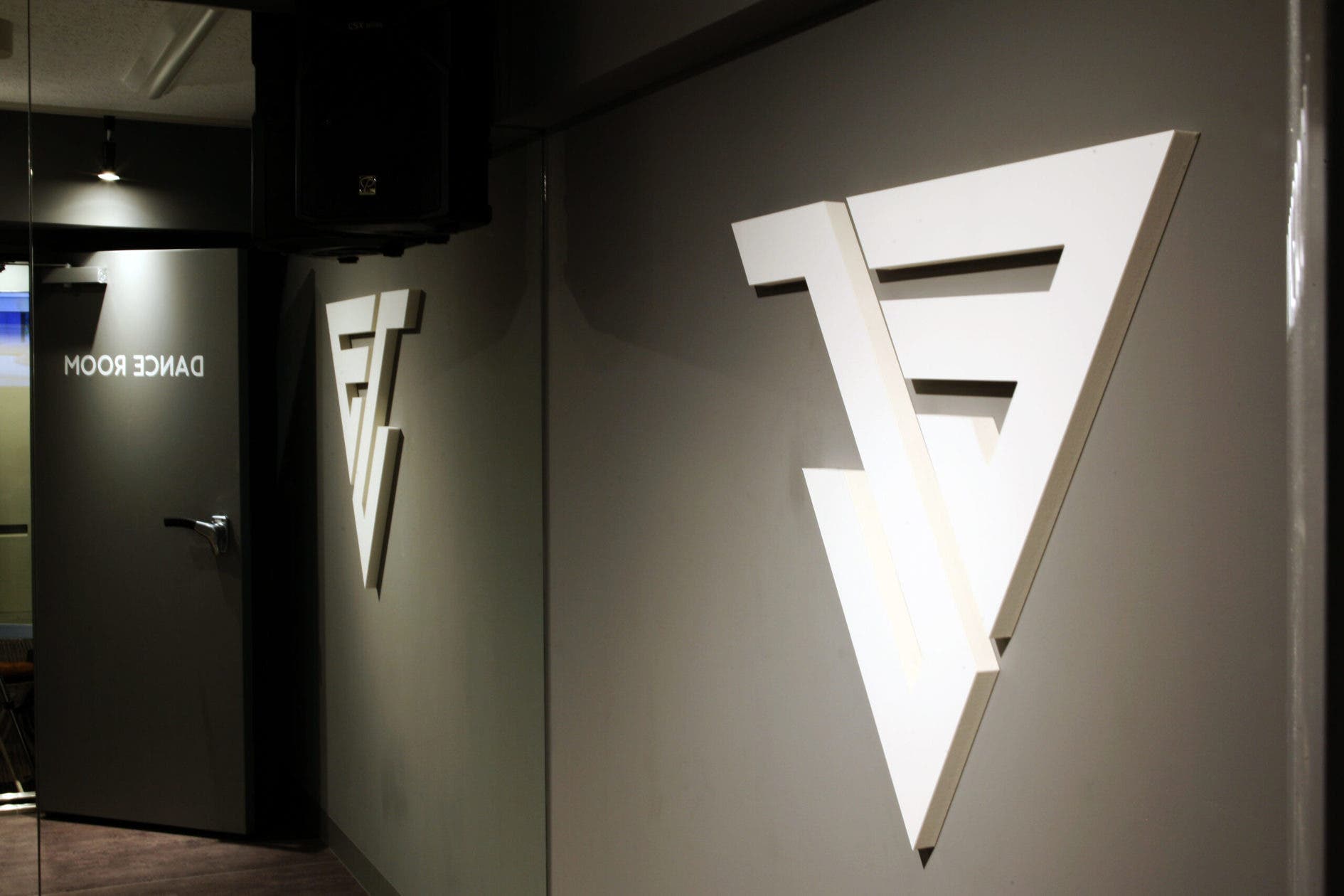 【東新宿駅 徒歩3分】防音完備✨ダンス・ヨガ・ボーカル練習＆撮影スタジオの写真2