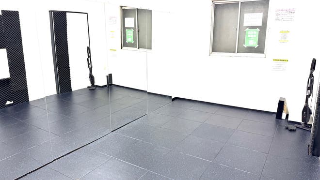 ✨✨✨日本橋駅20秒✨✨✨格安で踊れる小型スタジオ✨✨【スピーカーありません】の写真1