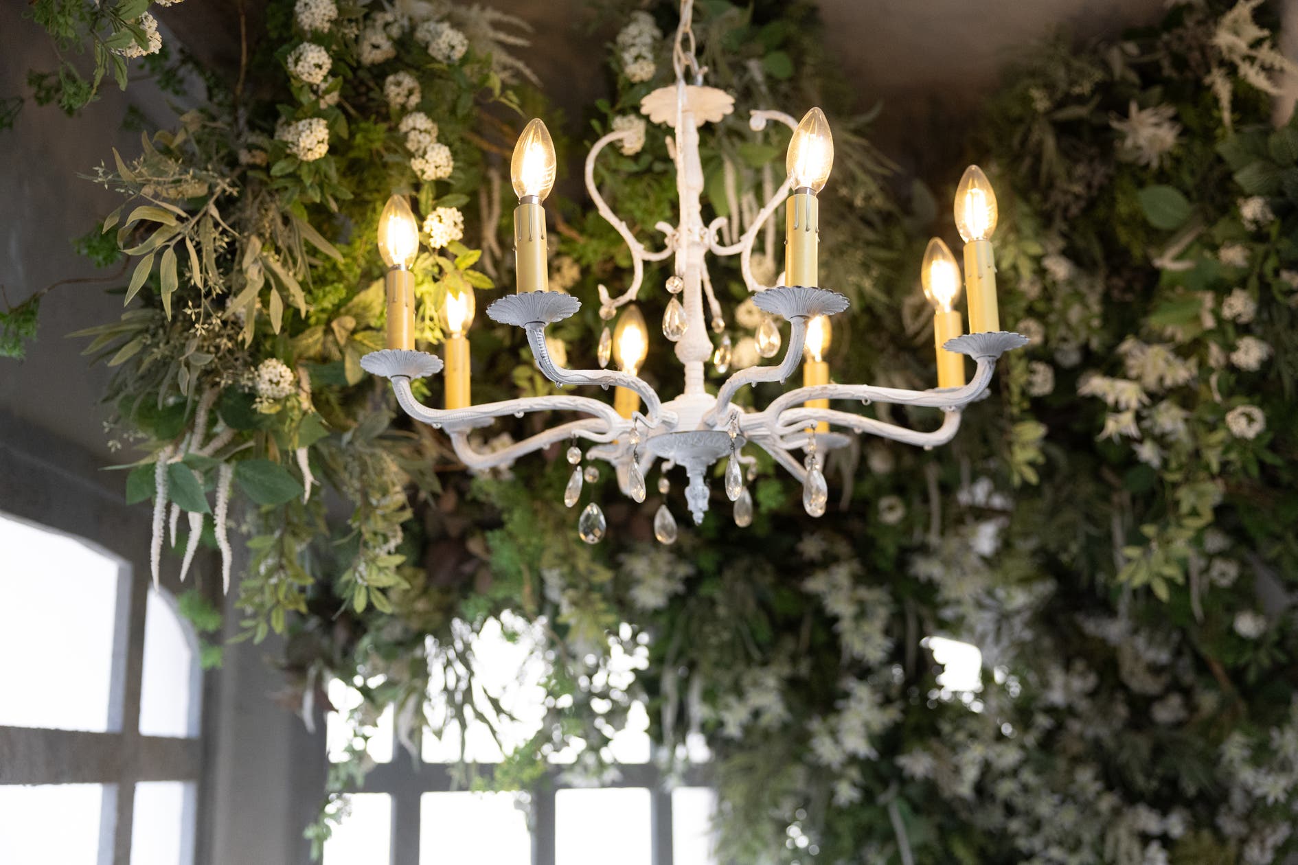 【OPEN記念割引価格】ウェディングドレス60着【無料で】着放題の花とクロスに囲まれたデザイナーズ撮影スタジオの写真13