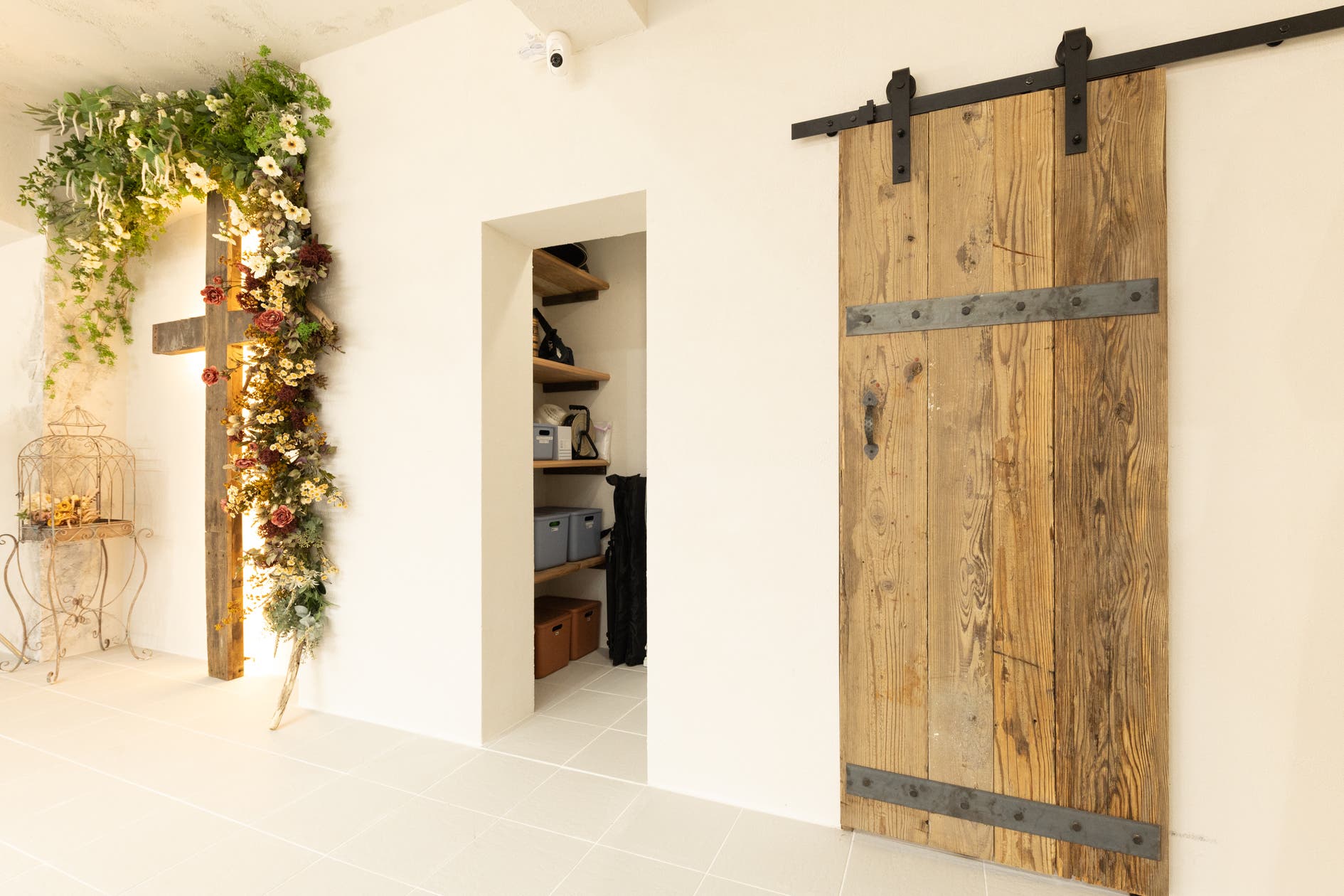 【OPEN記念割引価格】ウェディングドレス60着【無料で】着放題の花とクロスに囲まれたデザイナーズ撮影スタジオの写真15