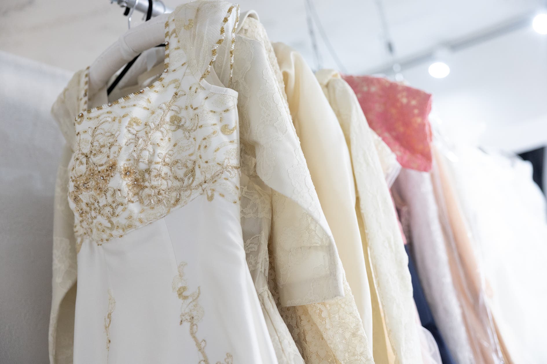 【OPEN記念割引価格】ウェディングドレス60着【無料で】着放題の花とクロスに囲まれたデザイナーズ撮影スタジオの写真18