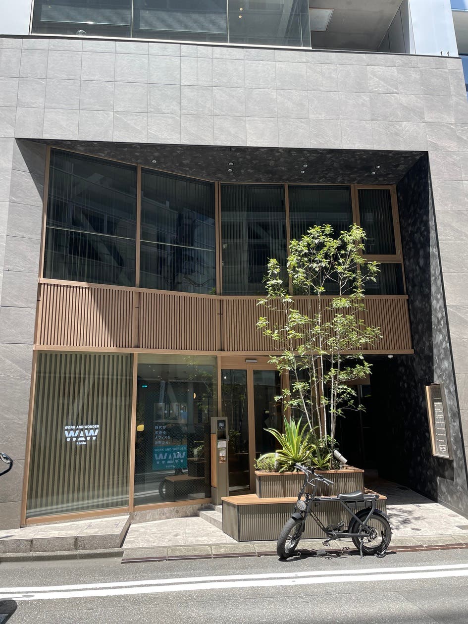 神田駅東口　徒歩1分🚶　駅近でオンライン会議や作業に集中できるモニター完備の「一人用」完全個室【 T05 】の写真3